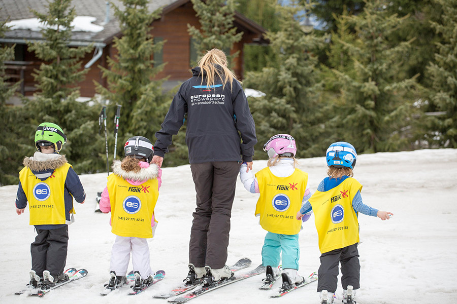 Kids Ski Lessons - What Can Your Children Expect from an ES Instructor?